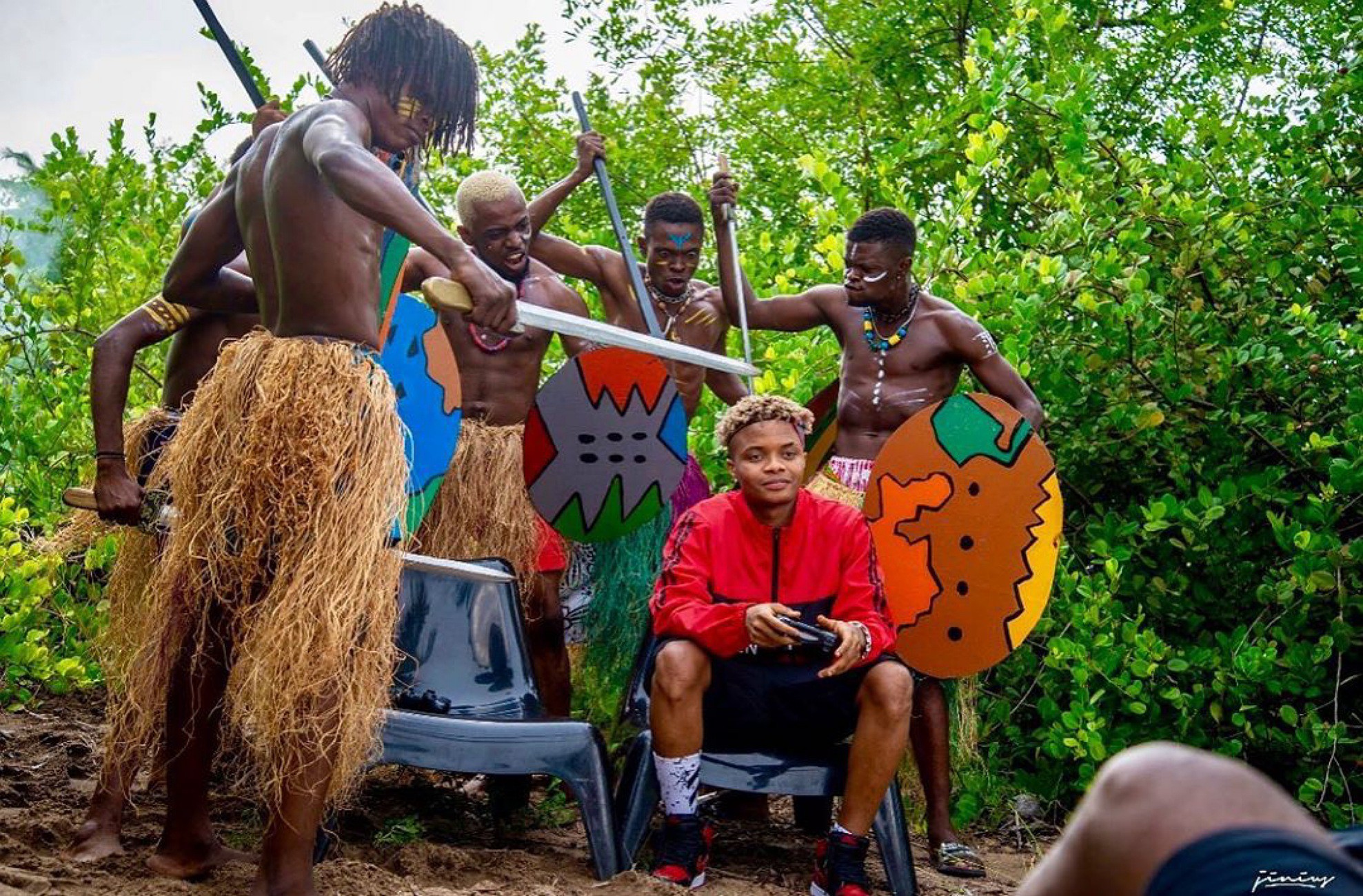 Mavin New Signee, Crayon Introduces New Dance Step - ValidUpdates